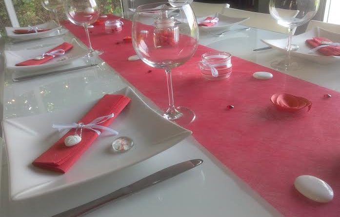 Déco de table rouge et blanche - ManzaBull'
