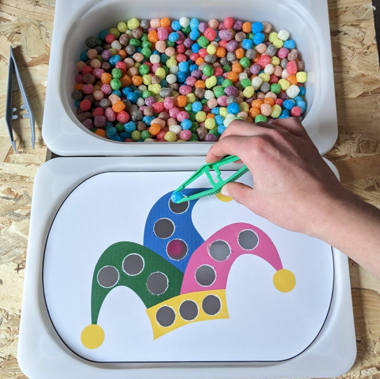 Activité bac sensoriel Trofast : insert sur le cirque - ManzaBull'