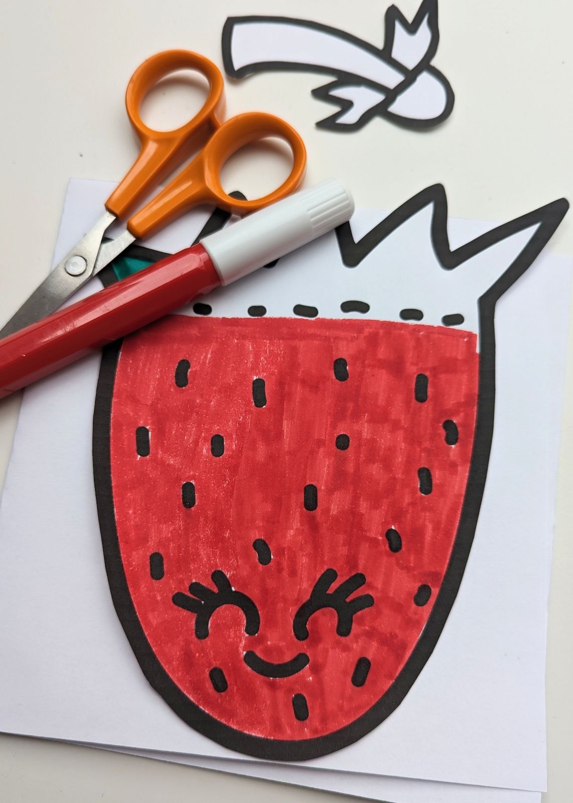 Activité manuelle sur le thème de la fraise - ManzaBull'