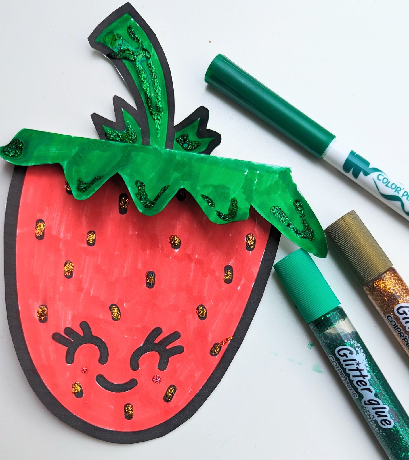 Activité manuelle sur le thème de la fraise - ManzaBull'